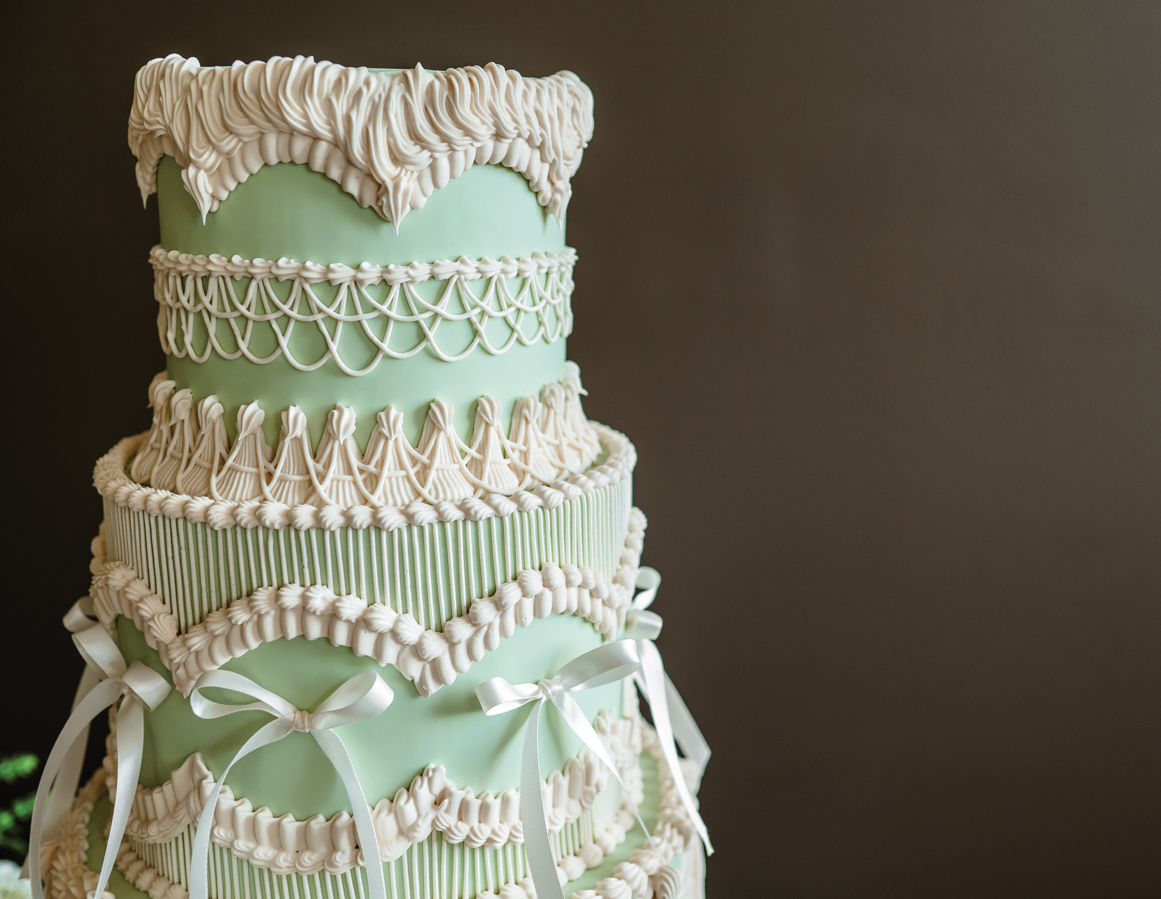 Piece of Cake: Vintage Inspired Wedding Cakes Make a Comeback ...