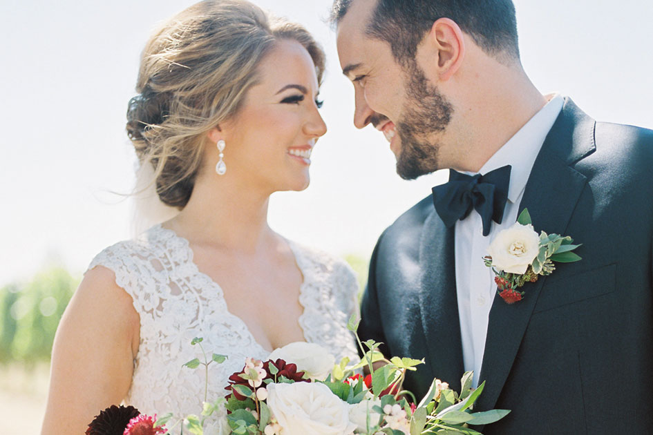 Timeless Beauty: A Lush Flower-Filled Wedding Affair At Zenith Vineyard ...