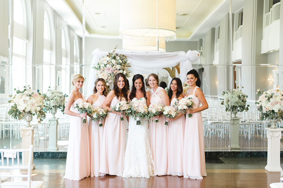 Elegant Wedding at the Calhoun Beach Club | Minnesota Bride