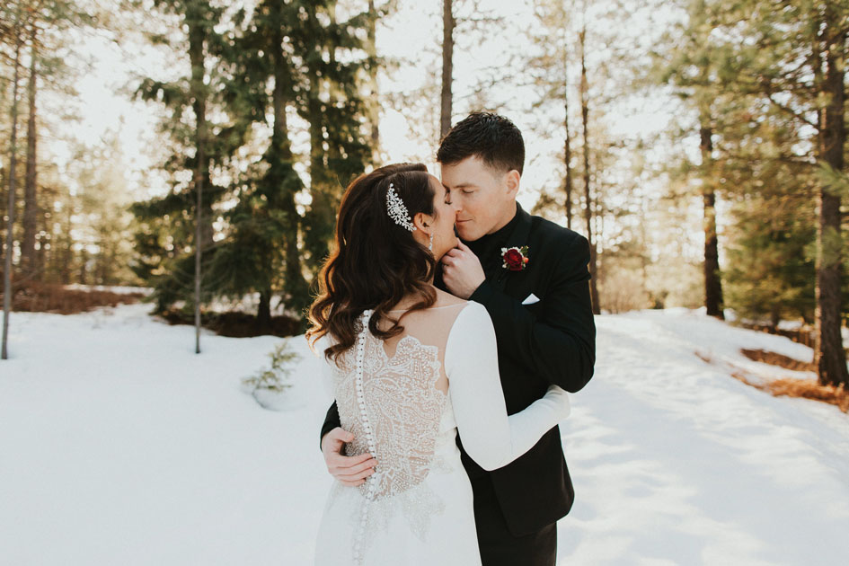 Winter Glam: A Glitzy Wedding Celebration At Swiftwater Cellars In The ...