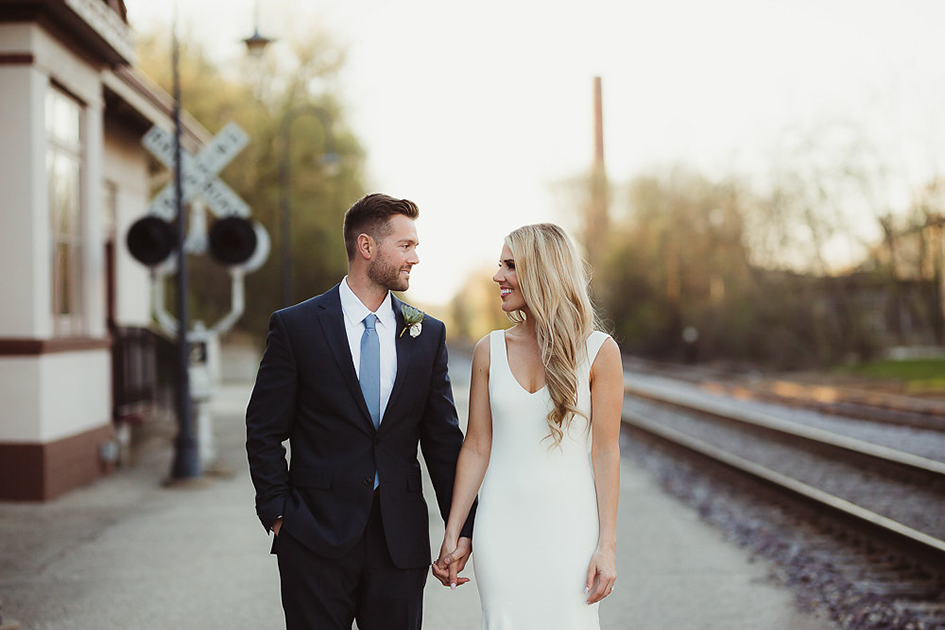 Kayla + Matt: Classic Wedding Day with Elegant Metallic Details ...