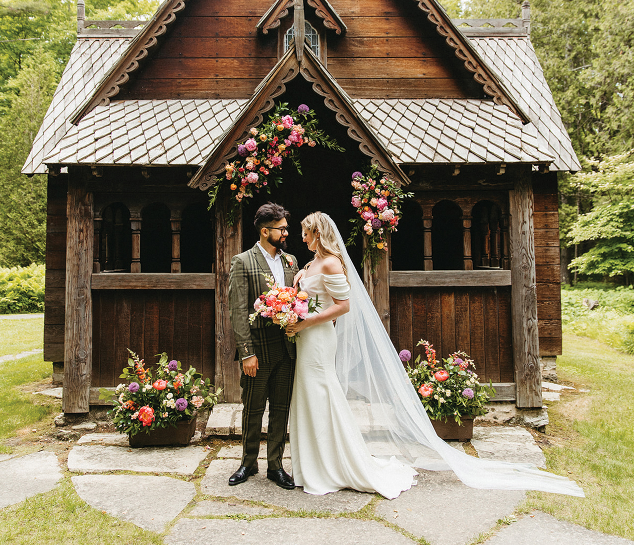An Idyllic Door County Wedding Day With High-Fashion and Bright Florals ...